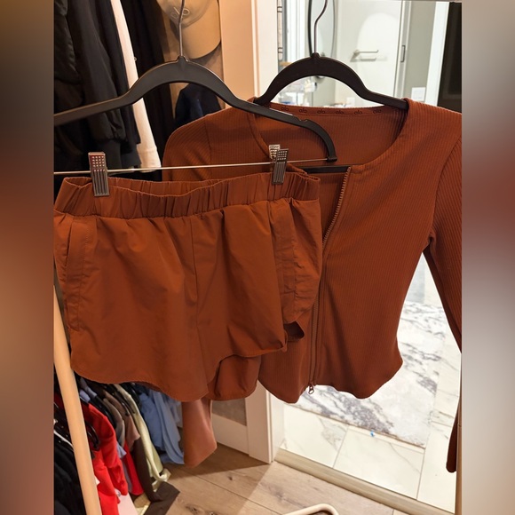 Shorts | Chestnut Brown Twopiece Set Alo Yoga Pristine Condition | Poshmark